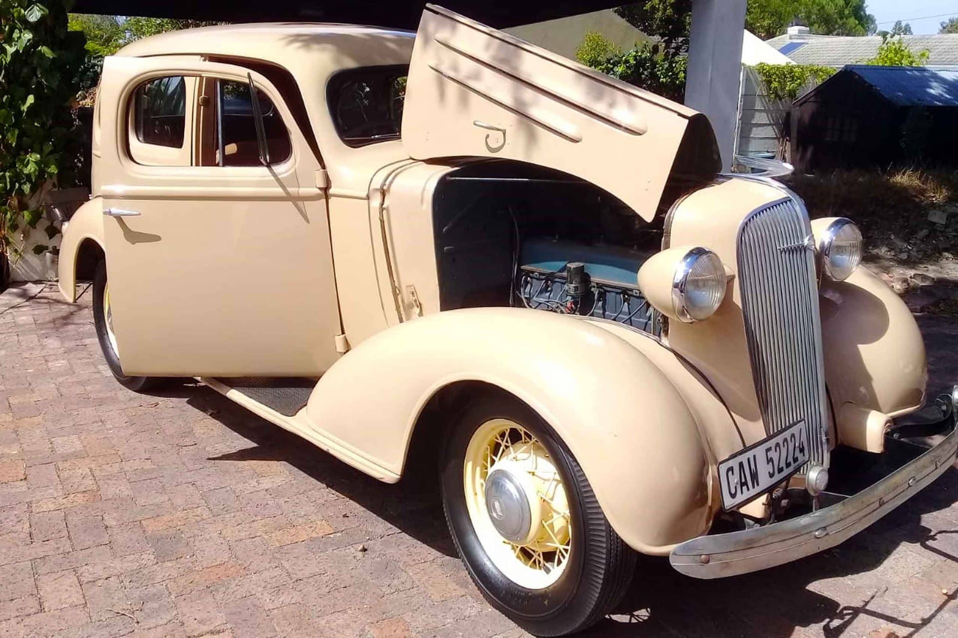 Classic Cars - Chauffeur Rides, Rentals & Tours